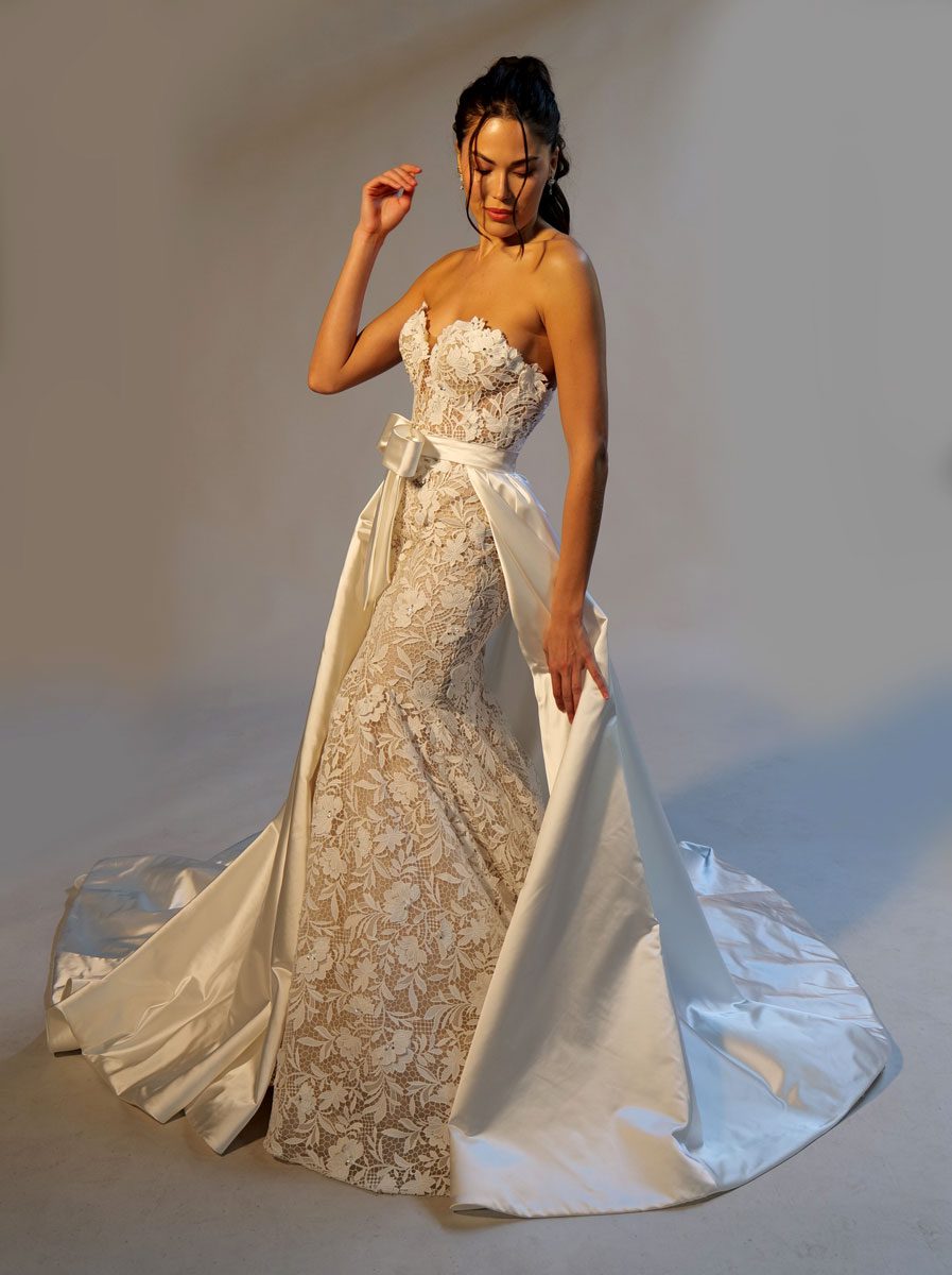 Amalia Carrara | 410 Wedding Dress | Bridal Reflections